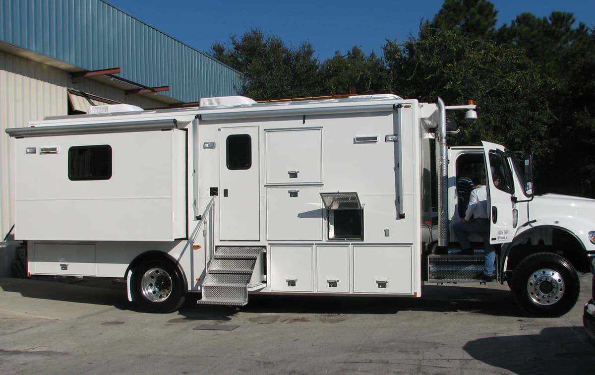 MCC-HD-02 - Mobile Command Vehicles Homeland Security Military Medical ...
